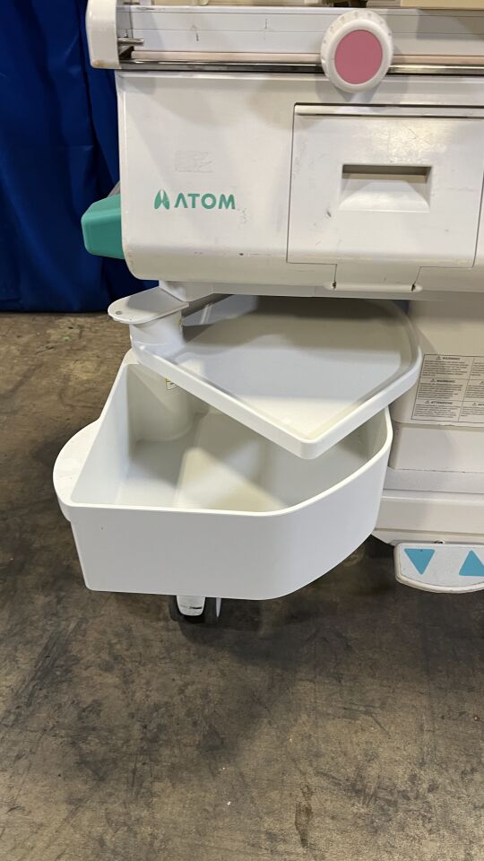 V-2200 Infant Incubator Auction