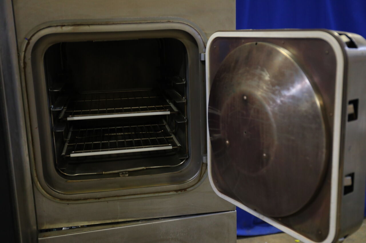 Renaissance 3011 Sterilizer Auction
